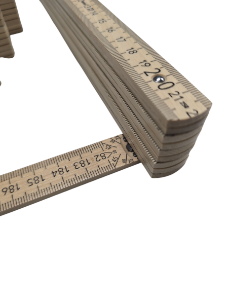 Hochwertige Maßstäbe aus Holz in 1m, 2m und 3m Länge - massstab24.de